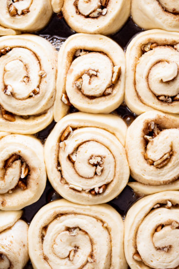 Sticky cinnamon buns with Pecan nuts - Simply Delicious